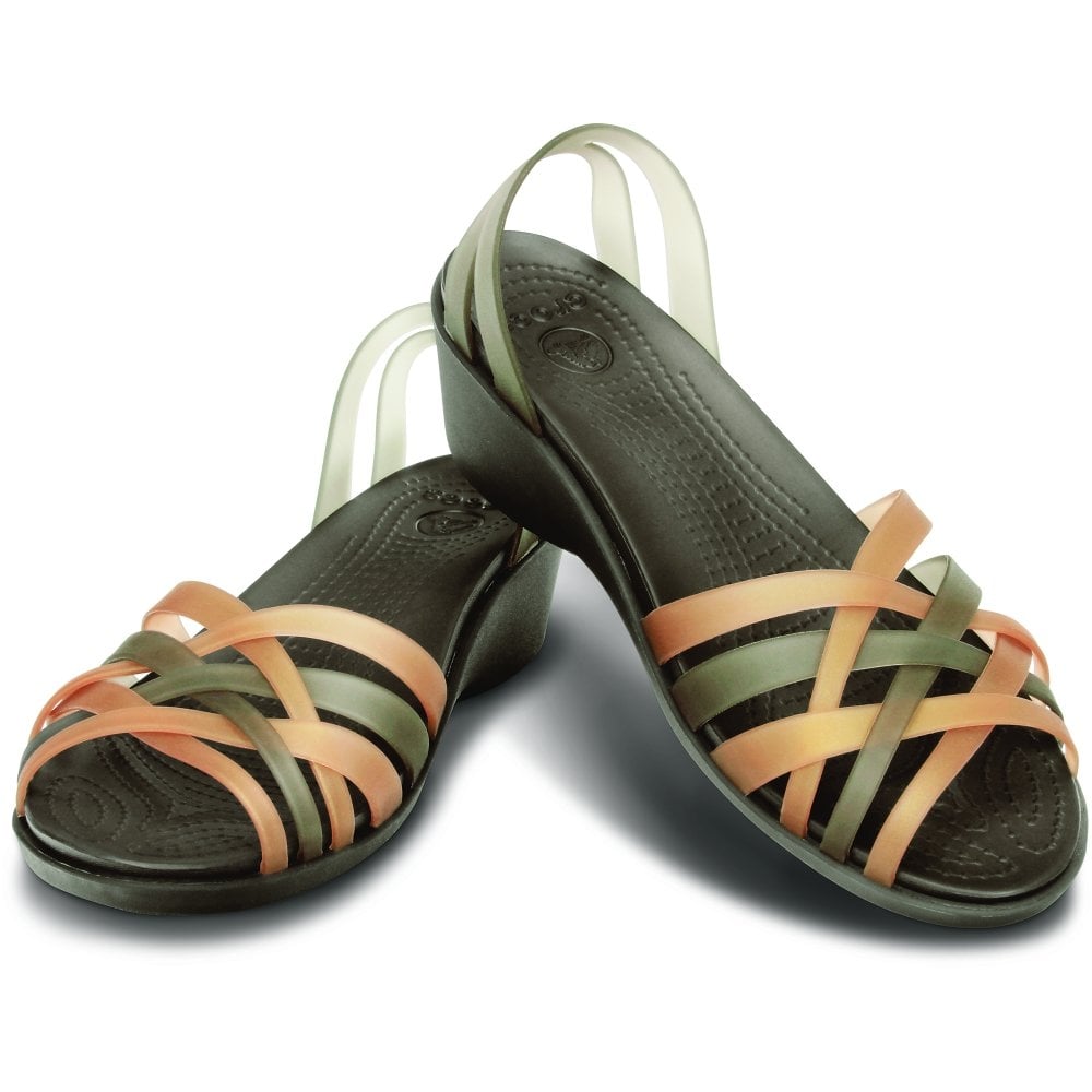 ศูนย์จำหน่าย รองเท้า Crocs,Fitflop,Camper,Newbalance มาแรงแซงทุกร้าน!!!!