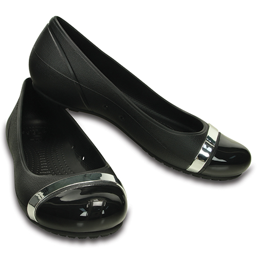 ศูนย์จำหน่าย รองเท้า Crocs,Fitflop,Camper,Newbalance มาแรงแซงทุกร้าน!!!!